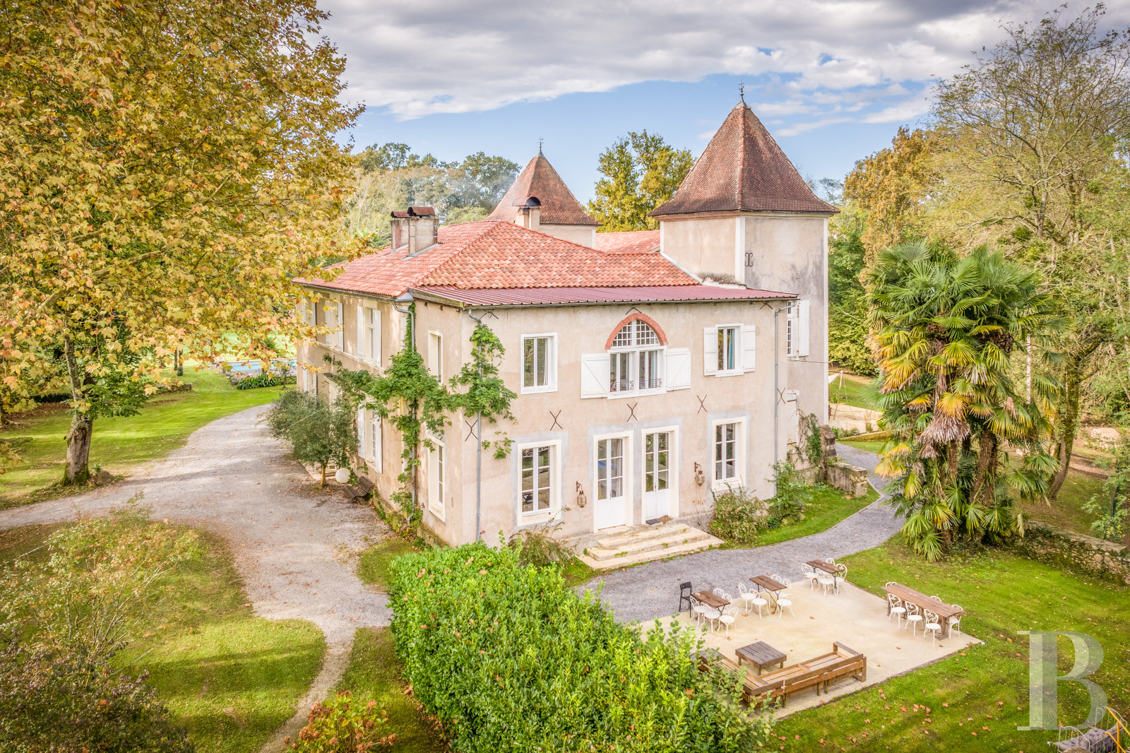 Castles / chateaux for sale in France in the south of the Landes department
