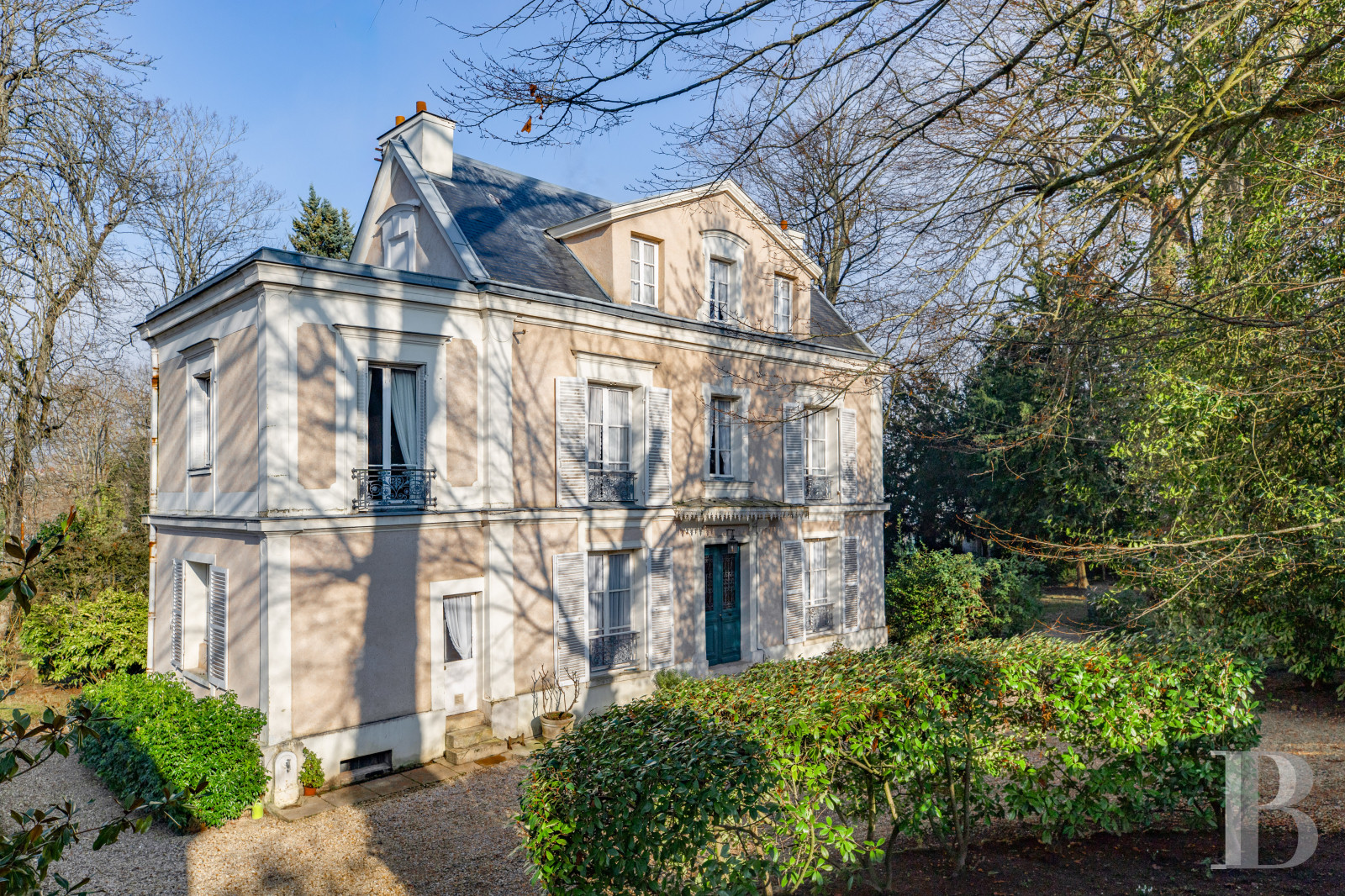 Character houses for sale in France 30 minutes from Paris