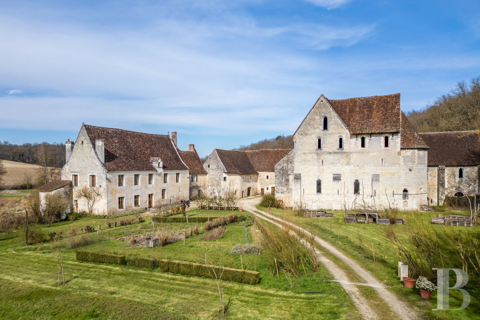 Patrice Besse - bed & breakfast - Centre - A former château-monastery ...